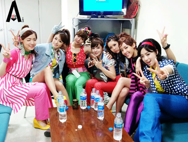 Roly poly: t-ara (in Backgrounds)